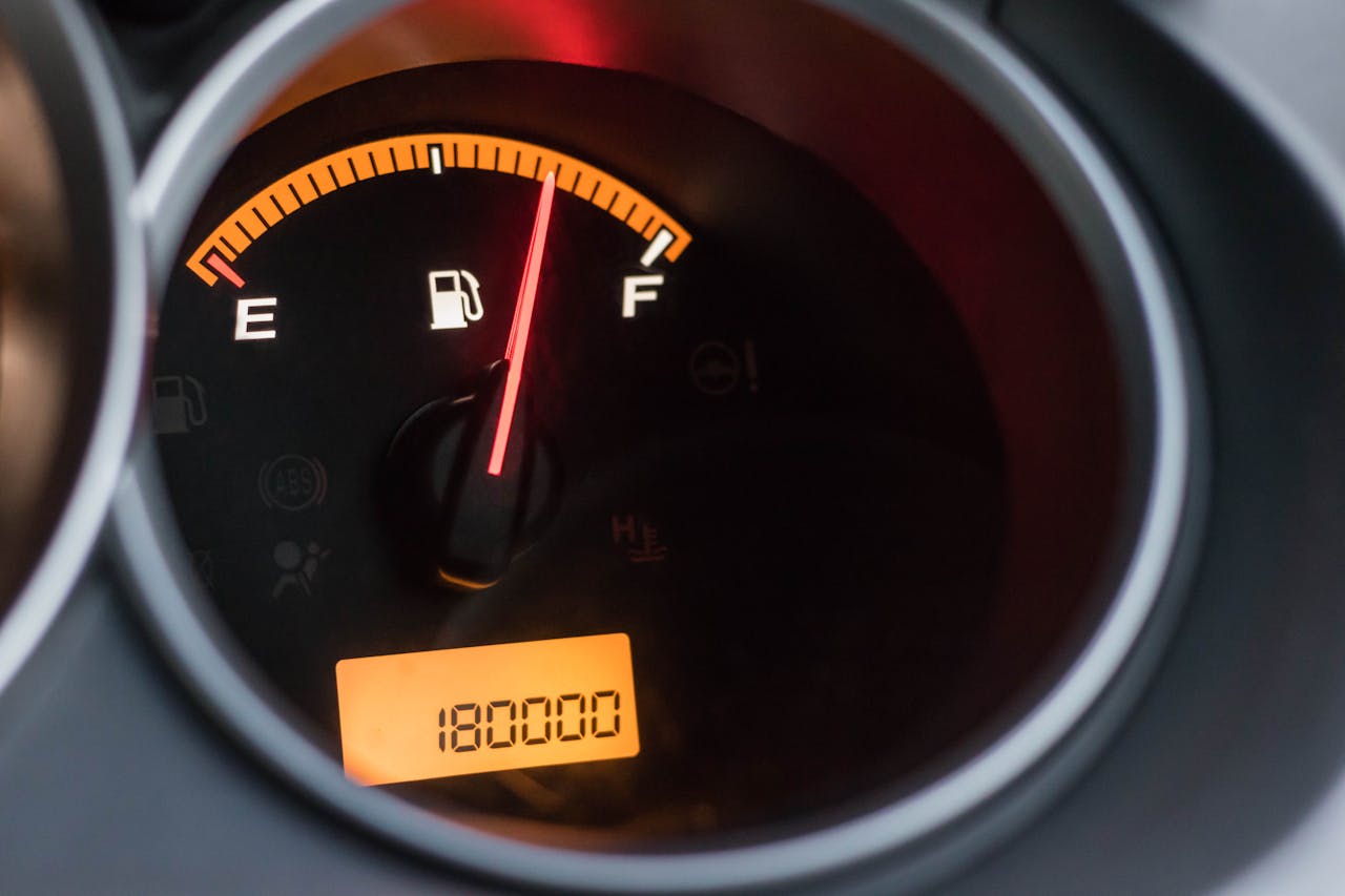 Prime carburant et impôt : suis-je exonéré en 2026 ? | Mes-Allocs.fr